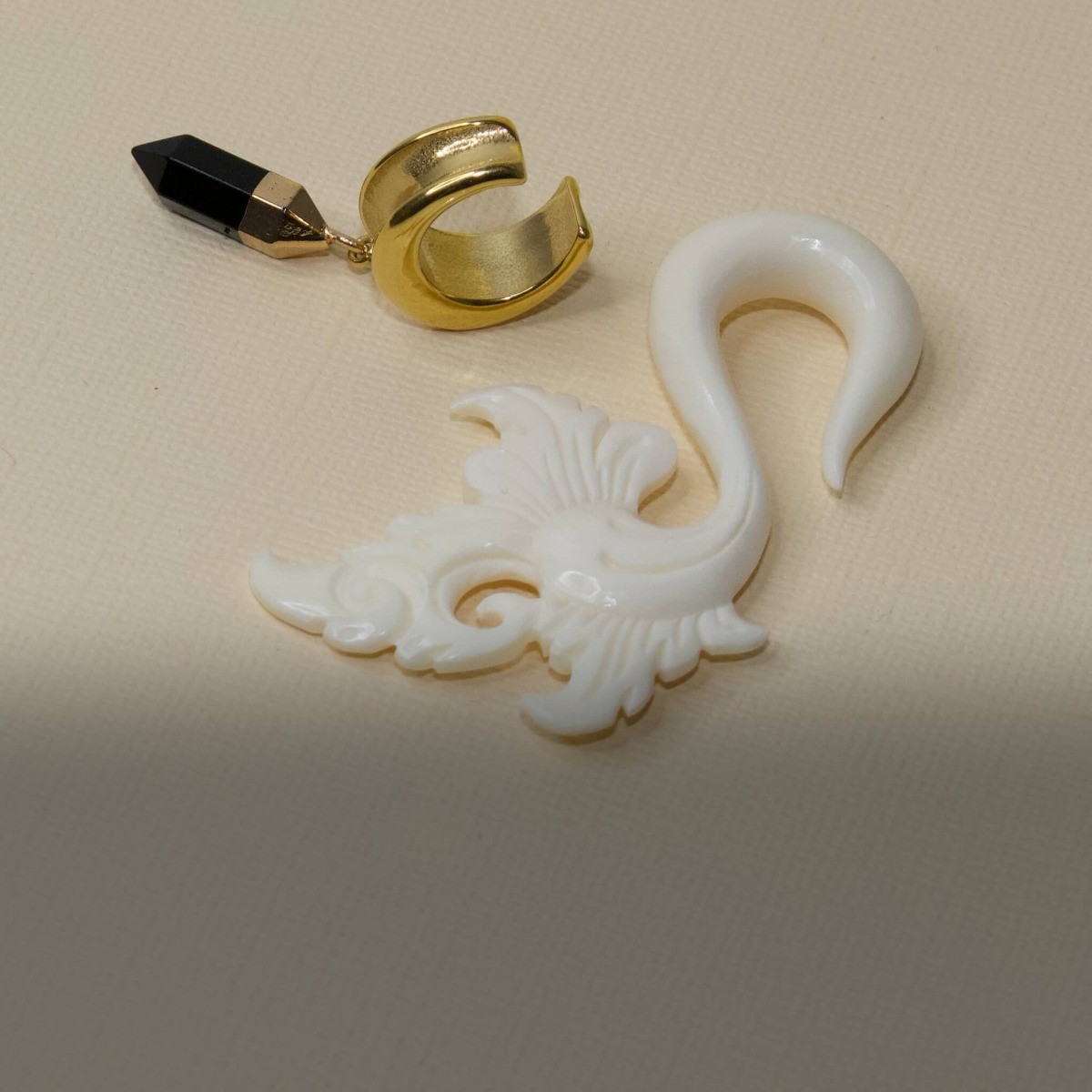 Hangers & Weights - Hangers & Weights für´s Ohr Stretching